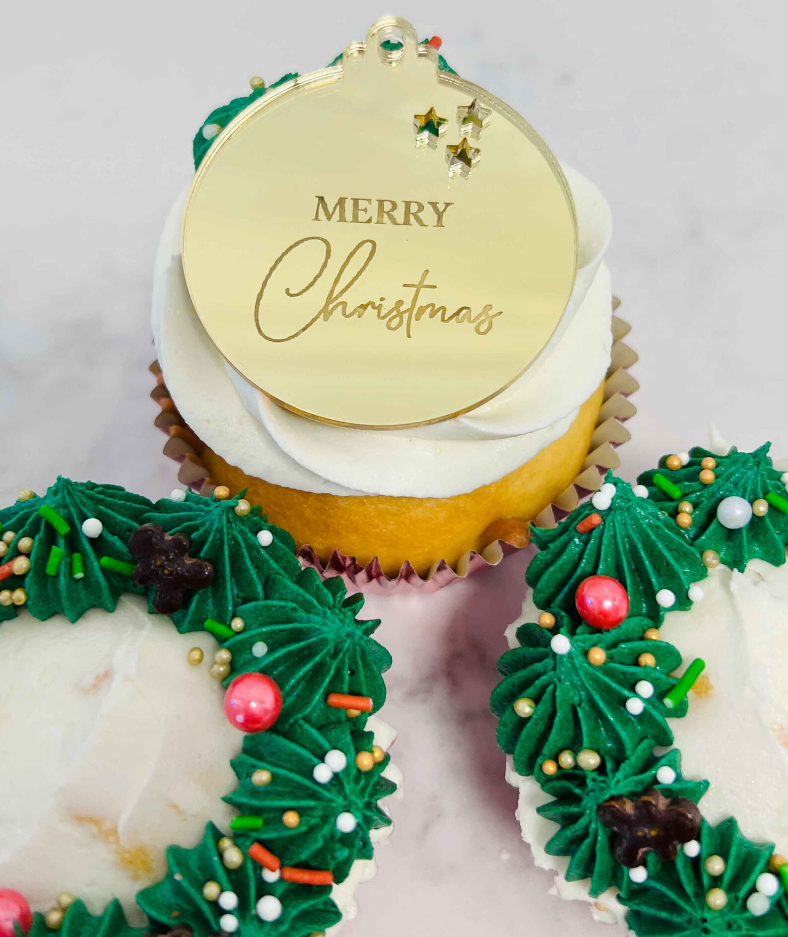 Merry Christmas Bauble Cake Charms | Favor Tags | Engraved Gift Tags ...