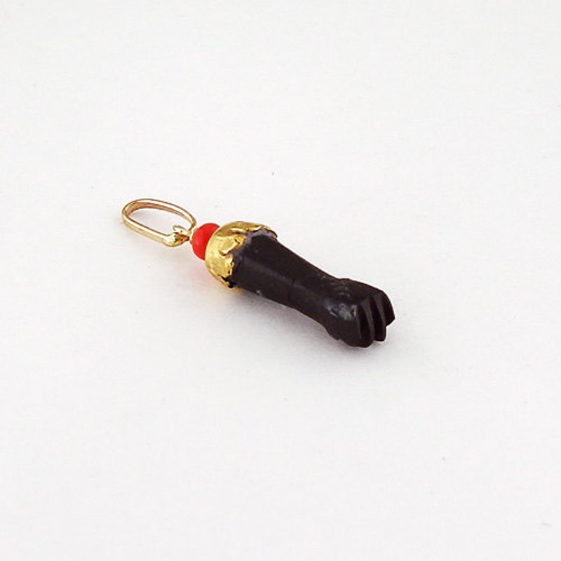 Azabache - Etsy