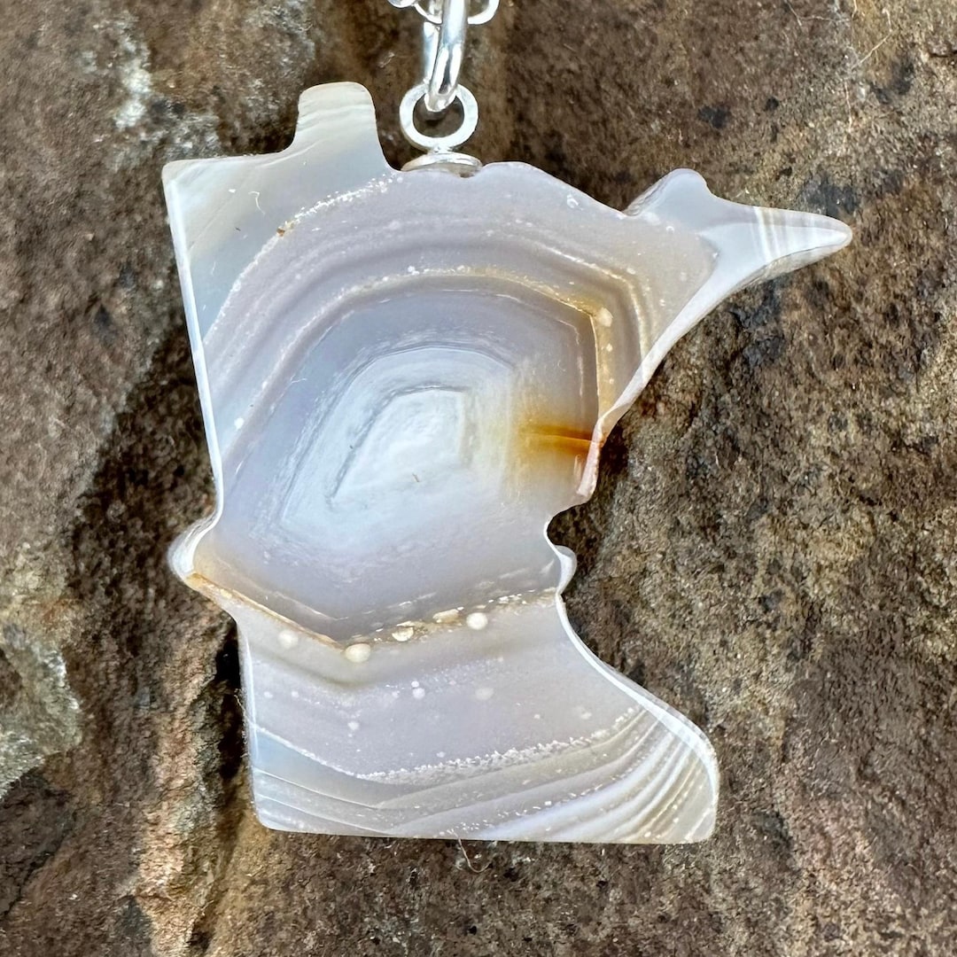 Calandria Agate Necklace - One of a Kind - Etsy