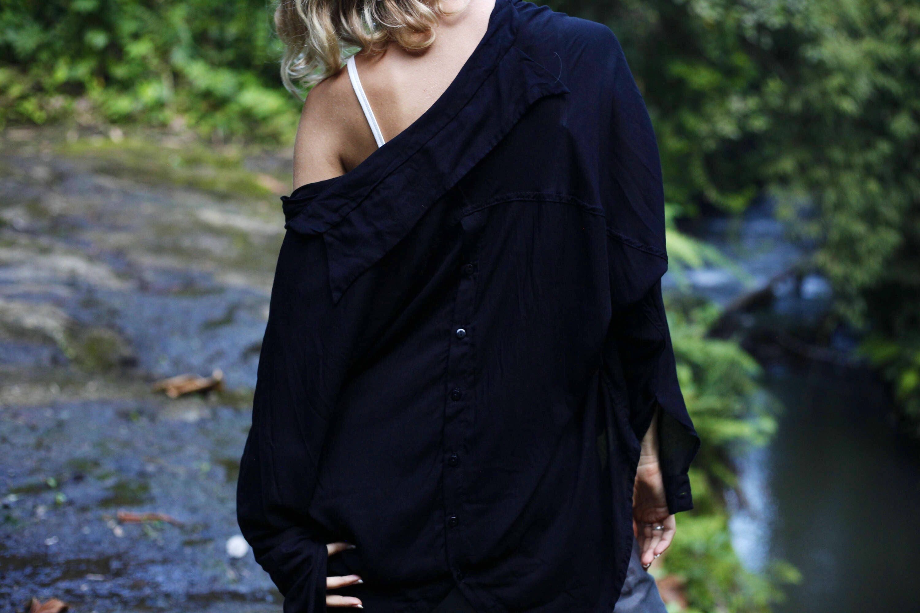 MEGUMI One Size Black Blouse, V Neck Festival Shirt, Long Sleeve Blouse ...