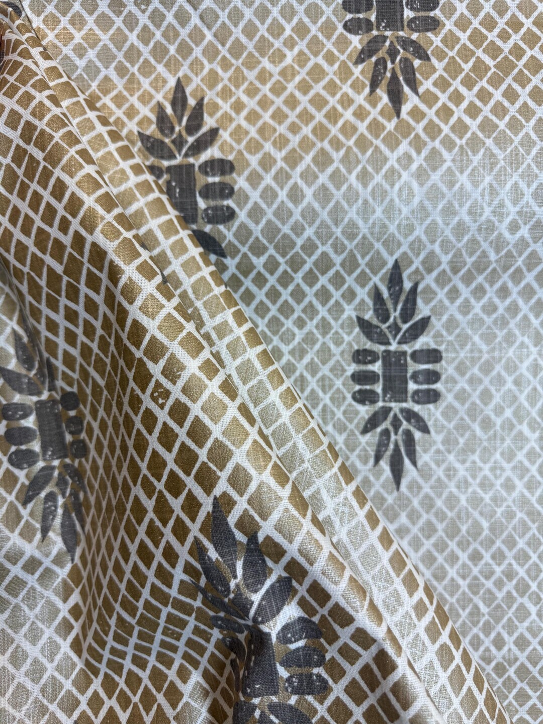 Boca Gold - Diamond - Black - Metallic - Timeless - Unique - Modern ...