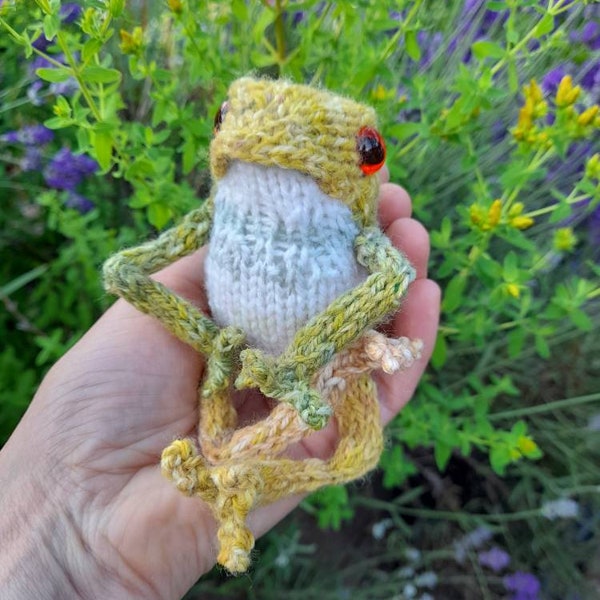 Hand Knit Frog - Etsy