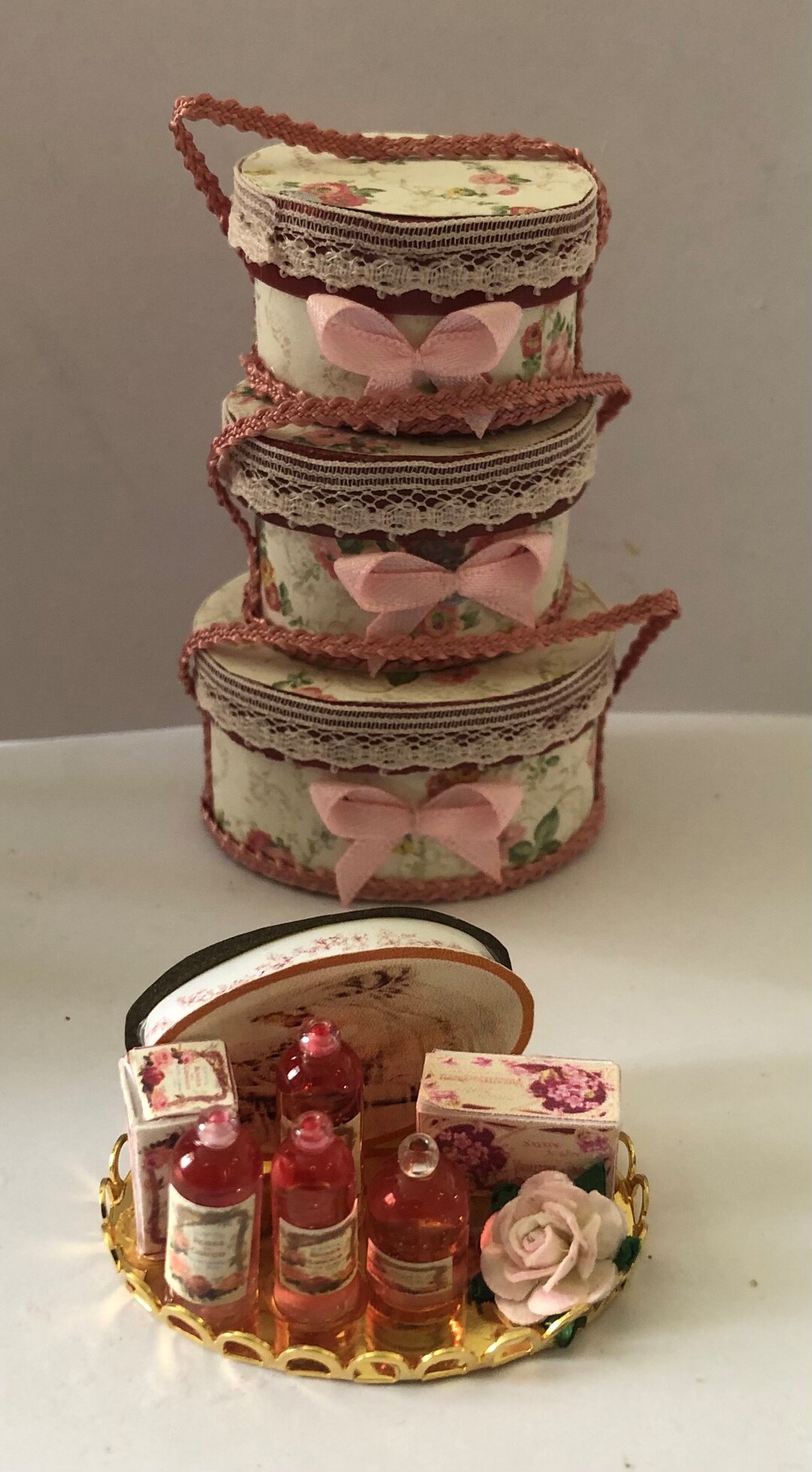 1/12th Hat Box and Perfume Set for Bedroom/ Shop. Dolls House . - Etsy UK