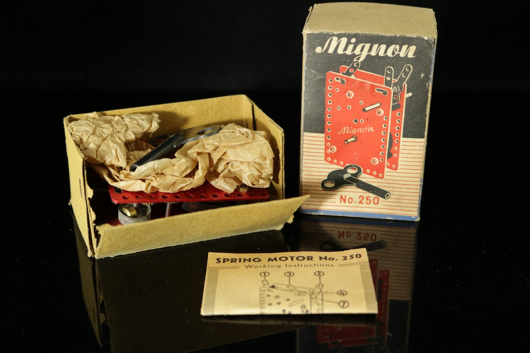 Mignon 250 Clockwork Motor, Spring Motor No. 250 With Key and Original ...