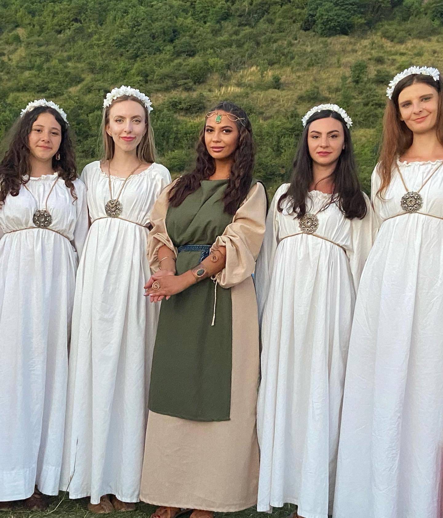 Pagan Ancient Medieval Linen Dress/dacian/viking/ritual /ethnic Witch ...