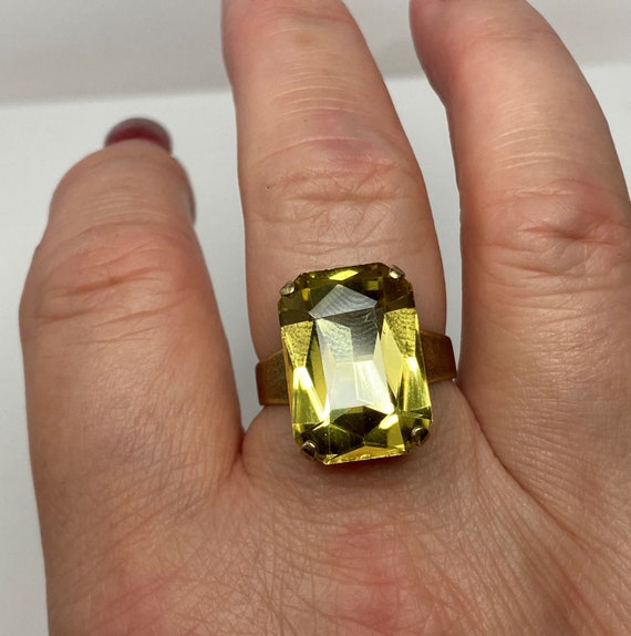 Gelber Kristall Ring Jonquil Rechteck Statement Ring Zitrone Kristall Schmuck Antikes Messing Georgian Collet Vintage Style Ringe fur Frauen Etsy