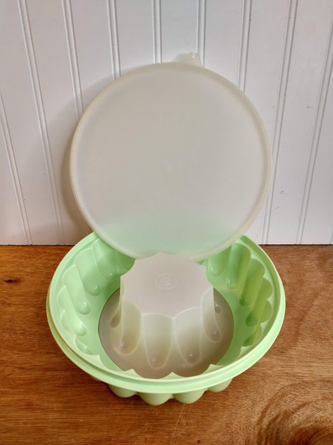 Vintage Tupperware Jell-o Ring Mold, Jell-a-ring, Green Complete 3 ...