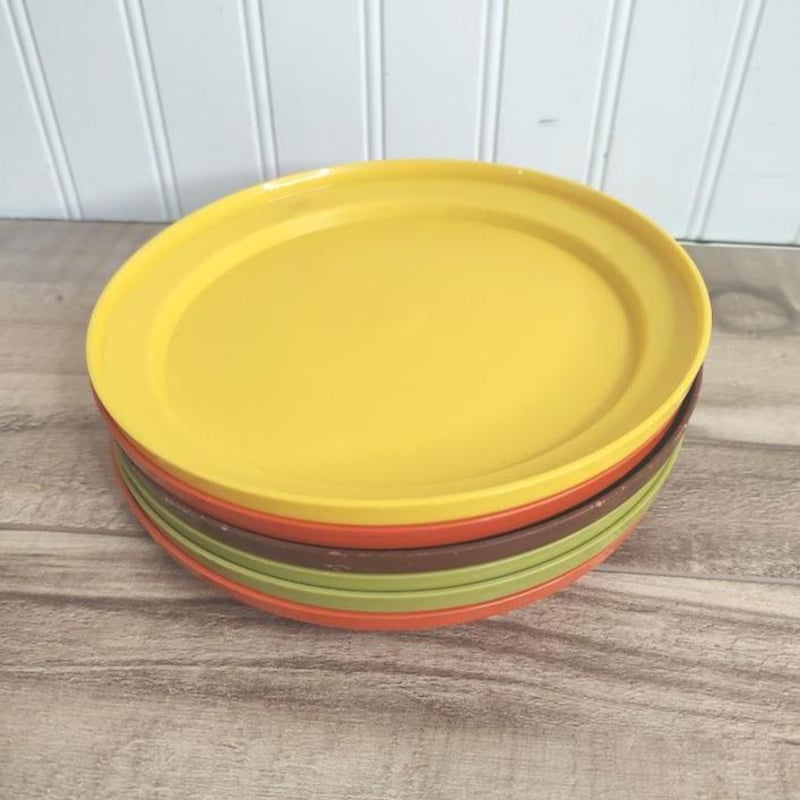Tupperware Lidded Plates - Etsy