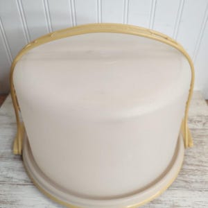 TUPPERWARE Sheer Lid Round Cake Taker With Pie Holder ~ Traveling Cakes ...