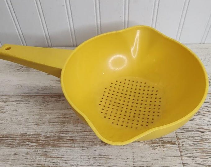 Tupperware 1 Quart Colander Strainer With Handle, Yellow #1200 - Etsy
