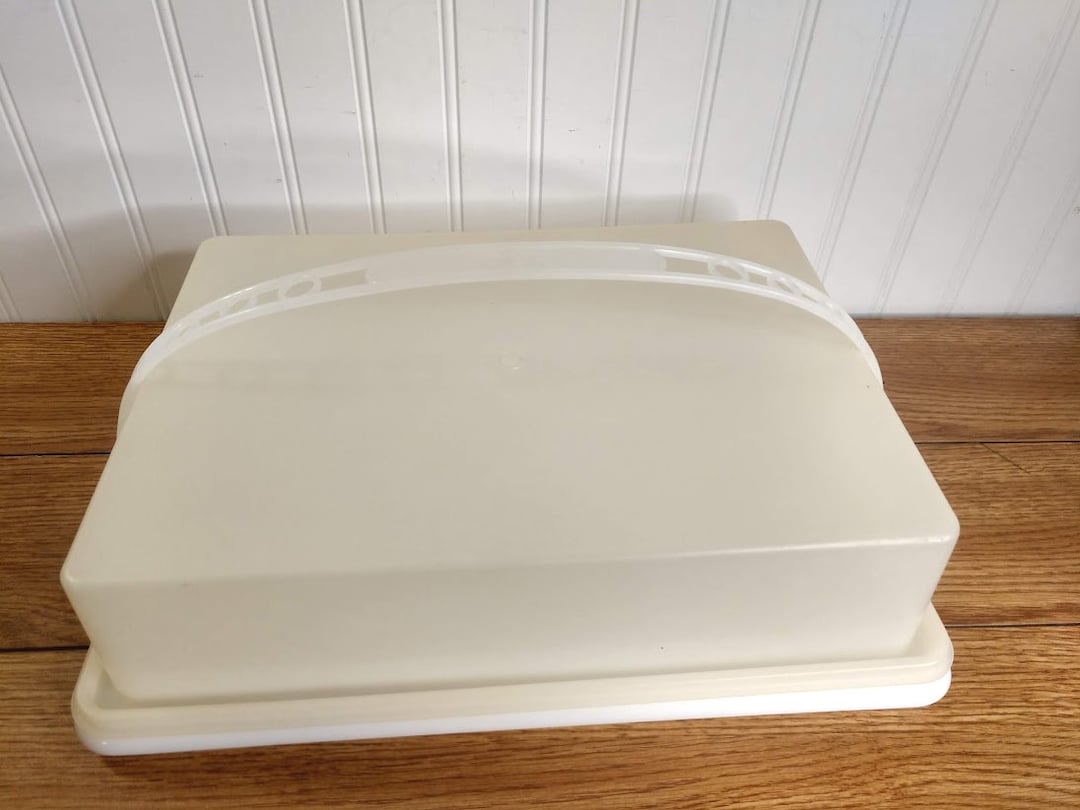 TUPPERWARE White Rectangle Cake Carrier 622-2 ~ Cake Taker ~ Traveling ...