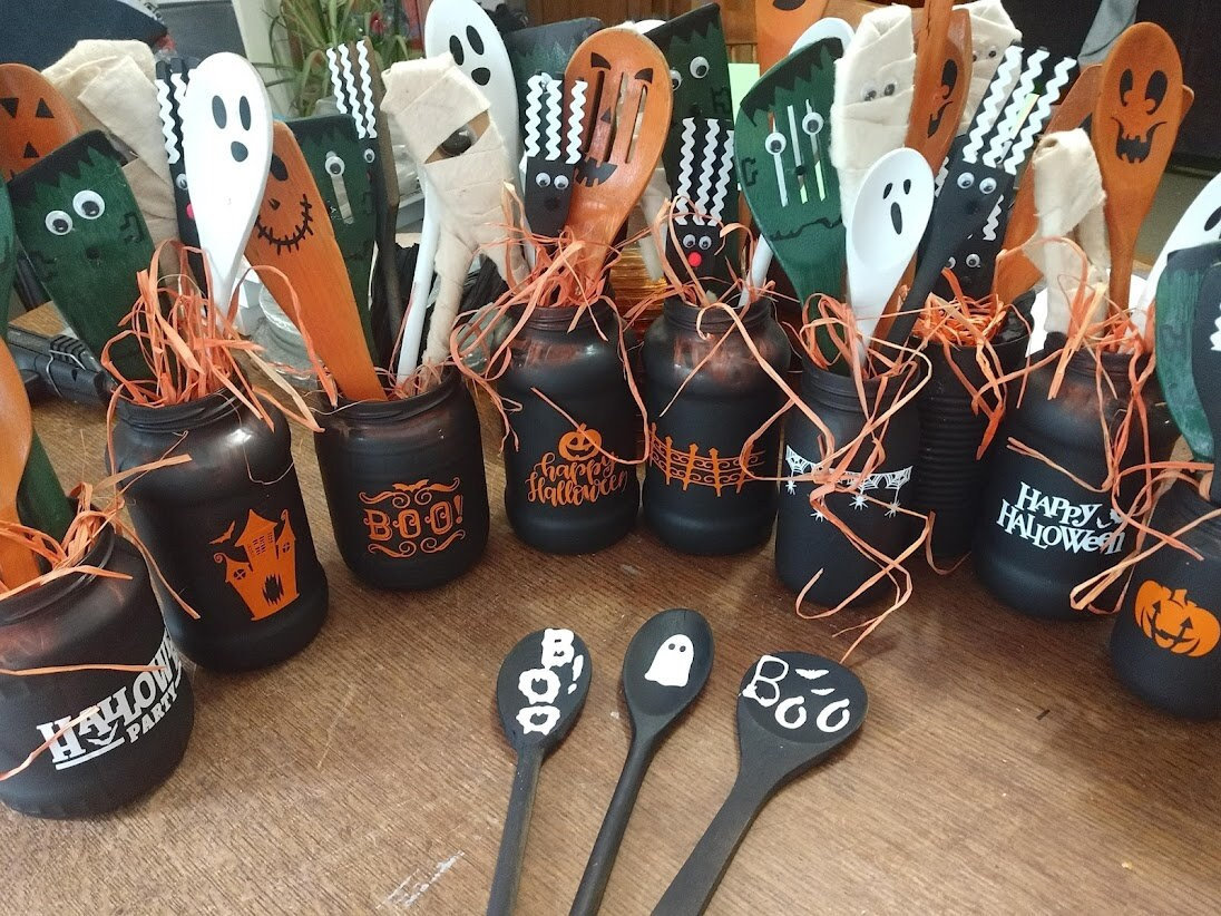 Jar Full of Halloween Fun Spooky Wooden Spoons ~ Spooky Halloween ...