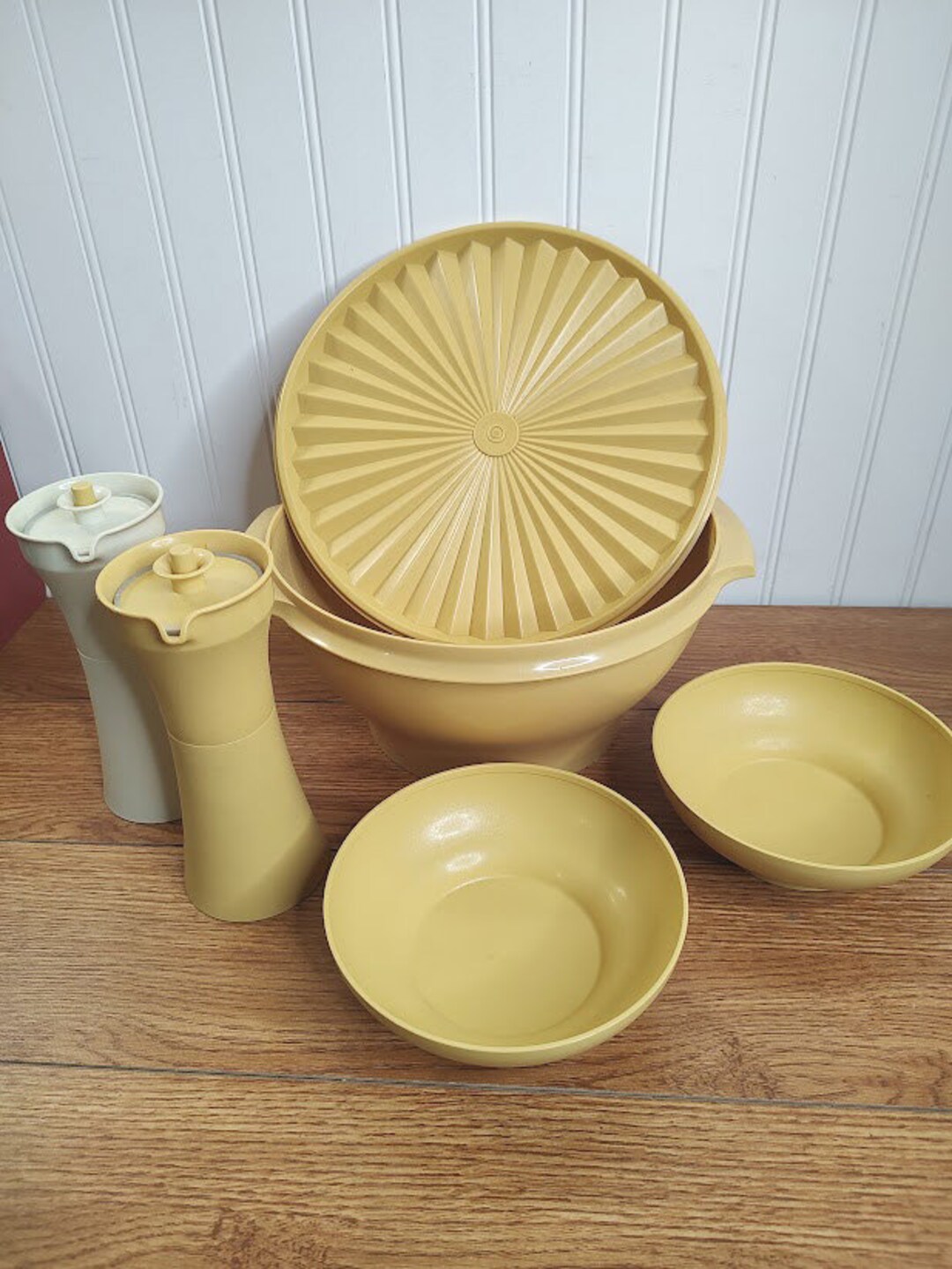 Vintage Tupperware 880-6 Harvest Gold Large Servalier Salad Set - Etsy