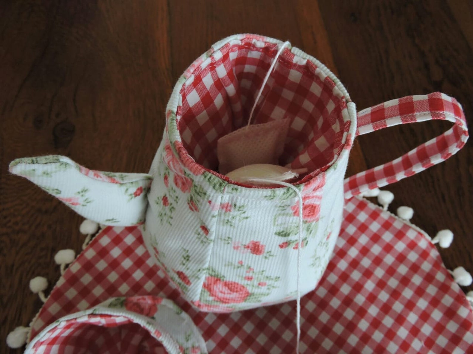 Playhouse Tea Set Sewing Pattern and Tutorial. Quilt Teacup Teapot ...