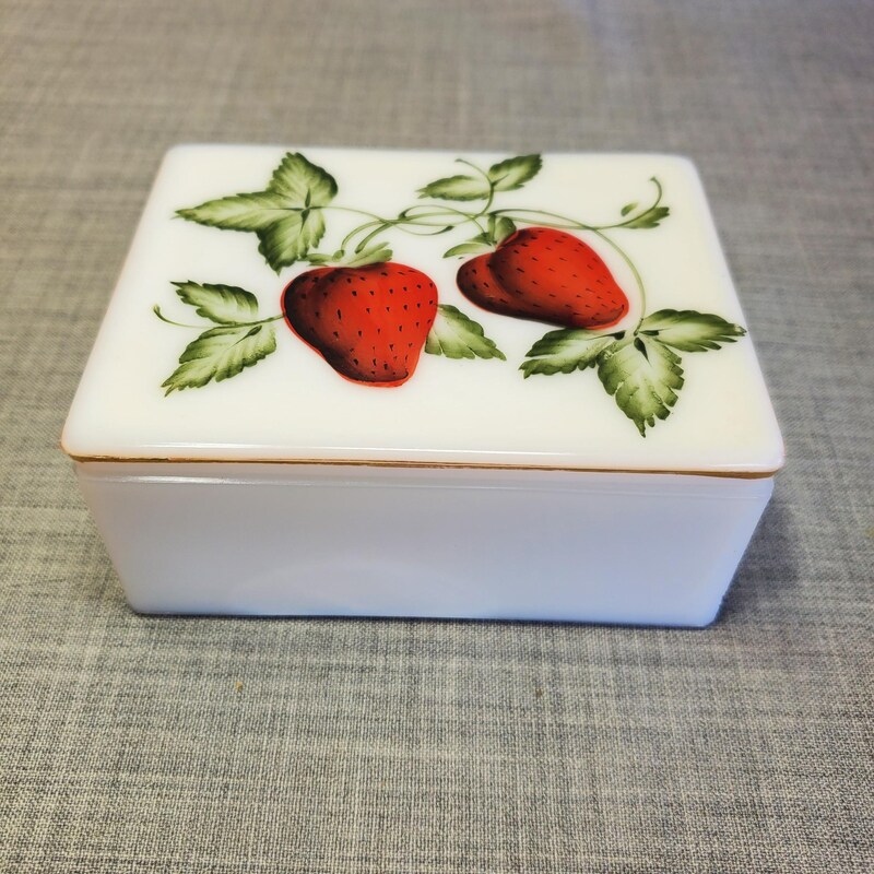 Milk Glass Jewelry Box - Etsy