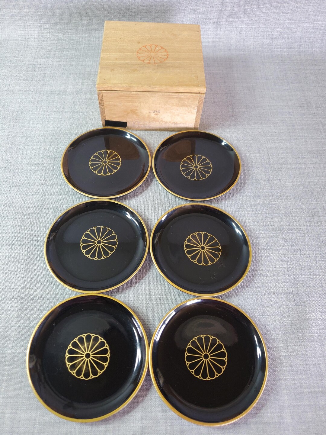 Japanese Lacquerware Coasters in Wooden Box, Set of 6 Black Lacquer ...