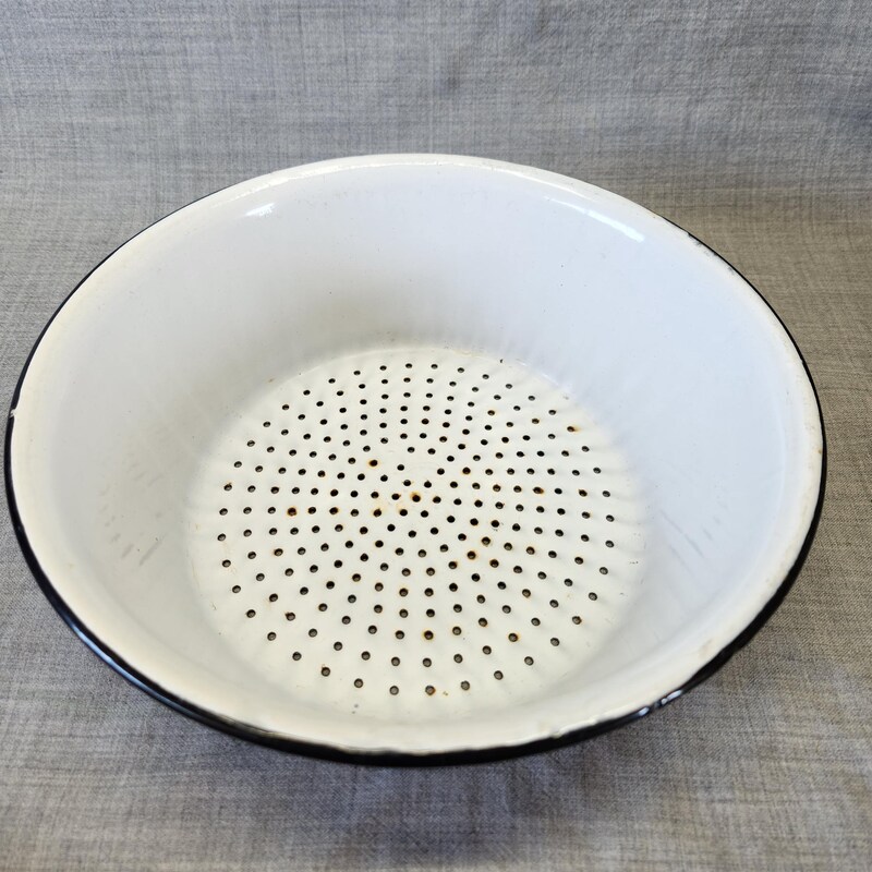 Vintage Enamelware Strainer - Etsy