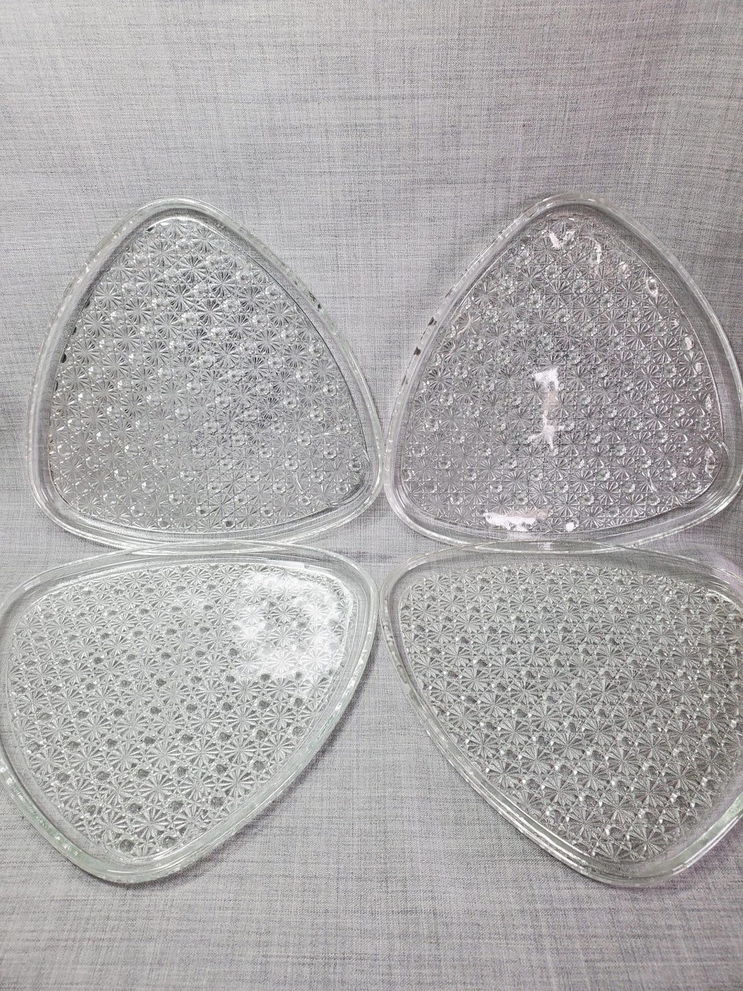 Set of 4 Daisy and Button Snack Plates, Clear Daisy and Button Triangle ...