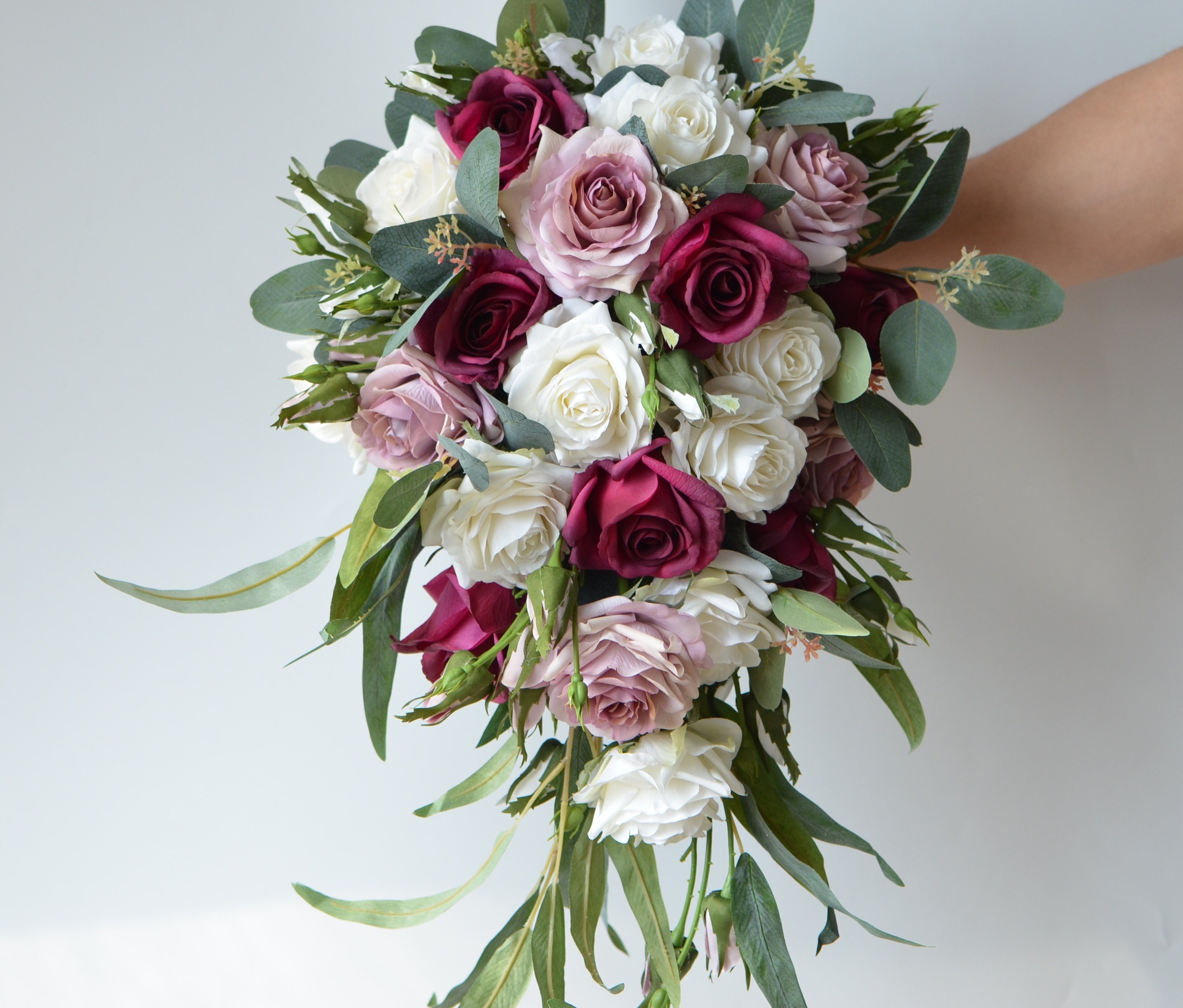 Burgandy Dusty Rose bride bouquet real touch - www.glwec.in Burgandy Dusty Rose bride bouquet real touch - www.glwec.in