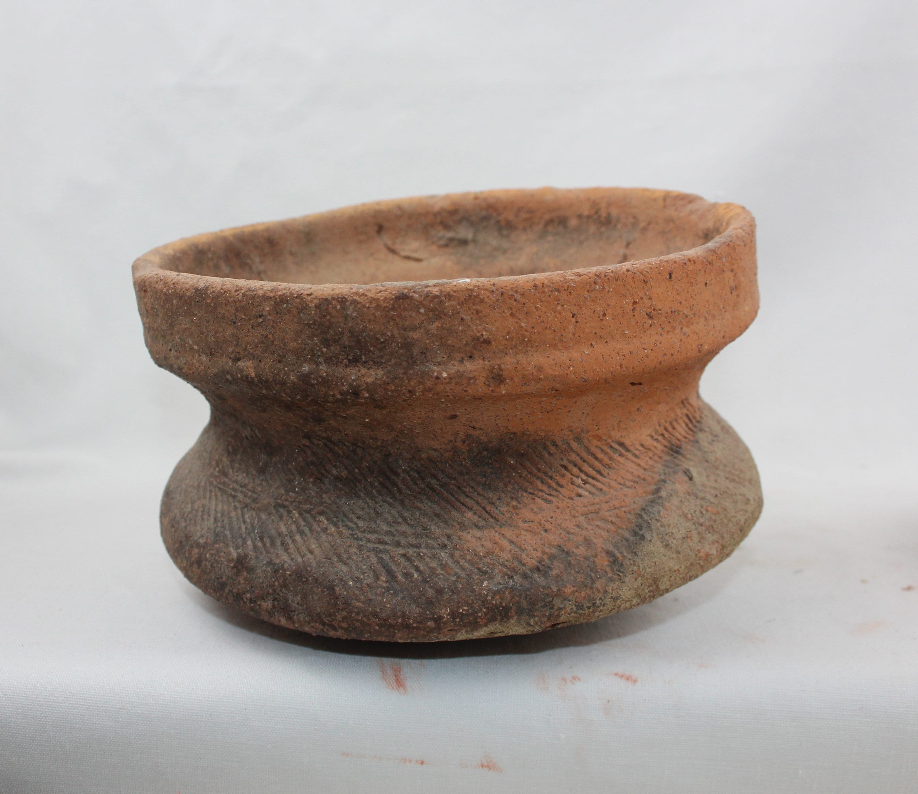Antique Pottery : Historic Red Pottery Pot With Lid From the Ayutthaya ...