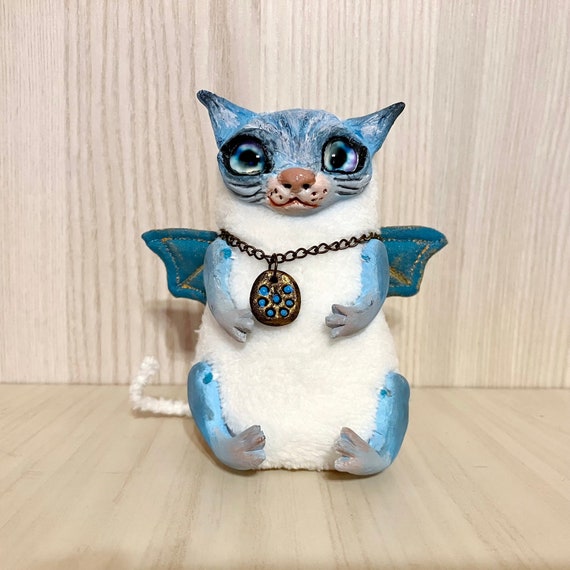 Winged Cat Figurine Sculpture Fantasy Animal Bat Winged Flap Cat