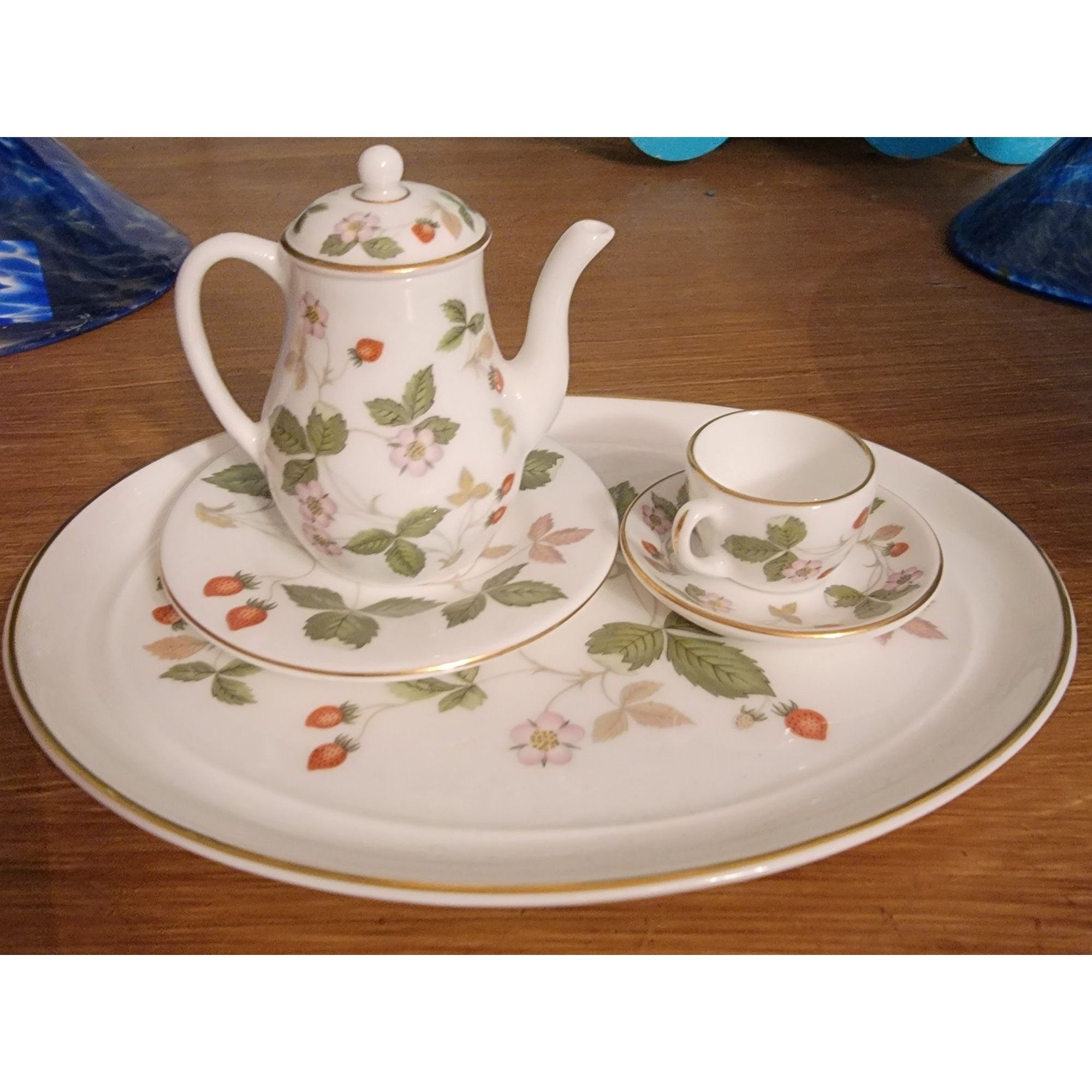 Vintage Wedgwood Wild Strawberry Miniature Tea Set 5 Pc Made in England ...