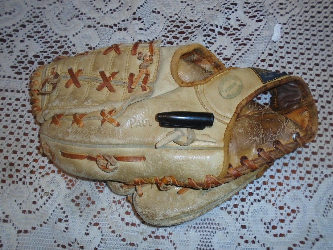 Vintage Right Hand Baseball Glove, Diamond Master Left Hand Throw ...