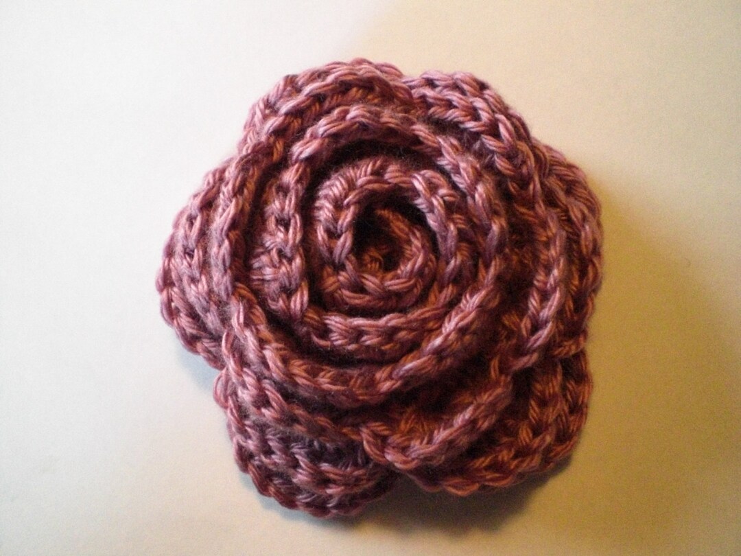 Crochet Rose Pattern Tutorial With Instructions in Pictures and Writing ...