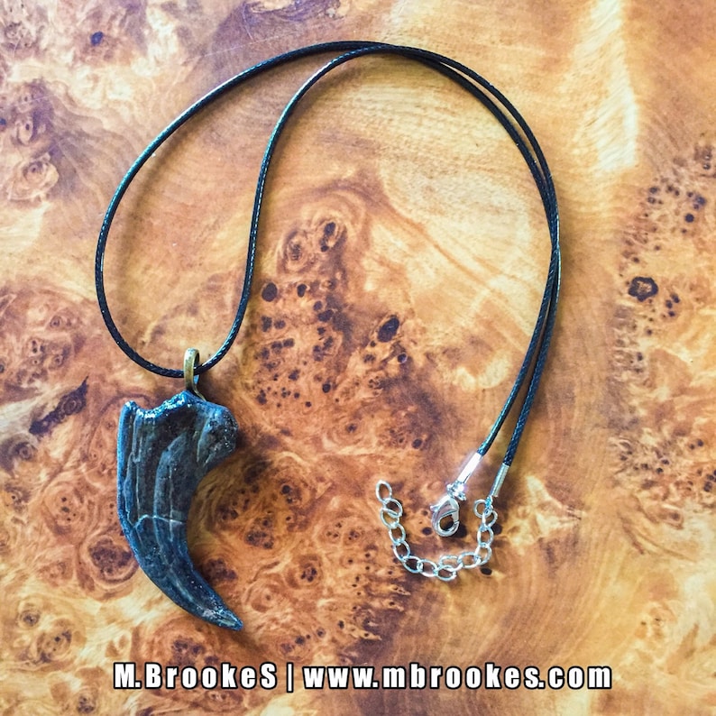 Raptor Claw Jurassic Park / Jurassic World Hand Made Necklace - Etsy