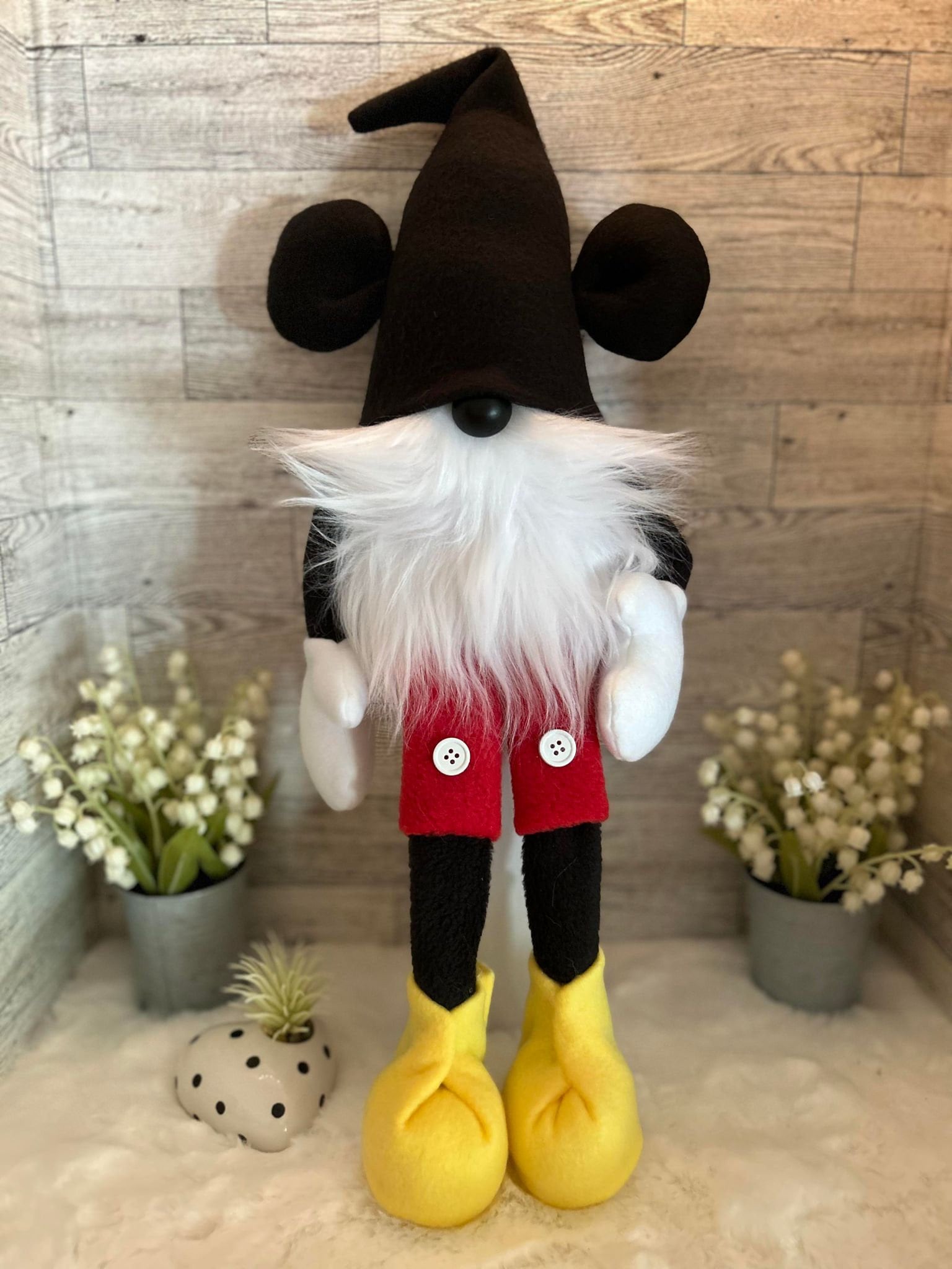 Gnome, Mickey Mouse, Minnie Mouse, Disney, Mickey Mouse Gnome, Minnie ...