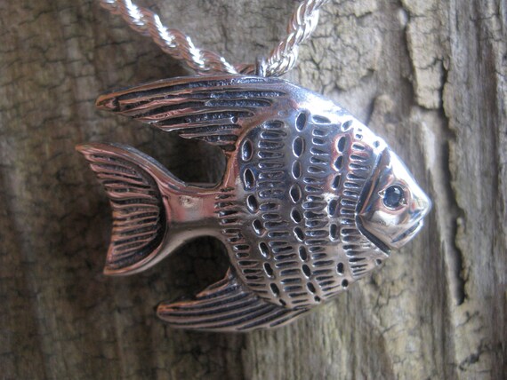 blue sapphire eye TROPICAL angel FISH PENDANT brooch … - Gem