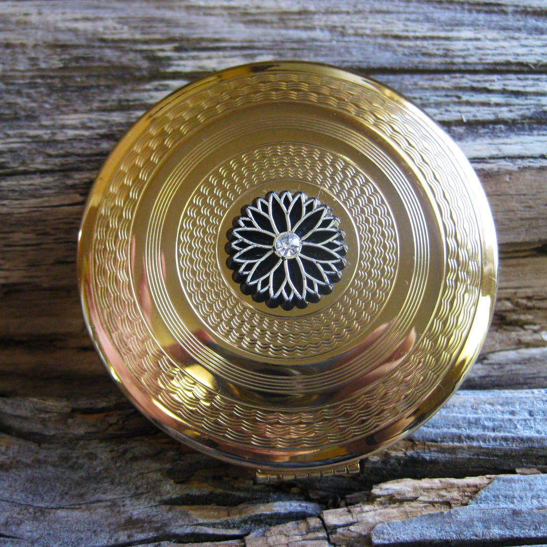 Ca 1950 MID CENTURY 2 3/4" Brass Box, Engine Turned Med Pill Treasure ...