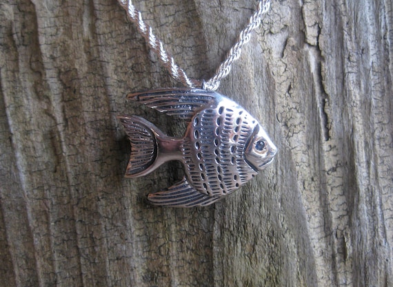 blue sapphire eye TROPICAL angel FISH PENDANT brooch … - Gem