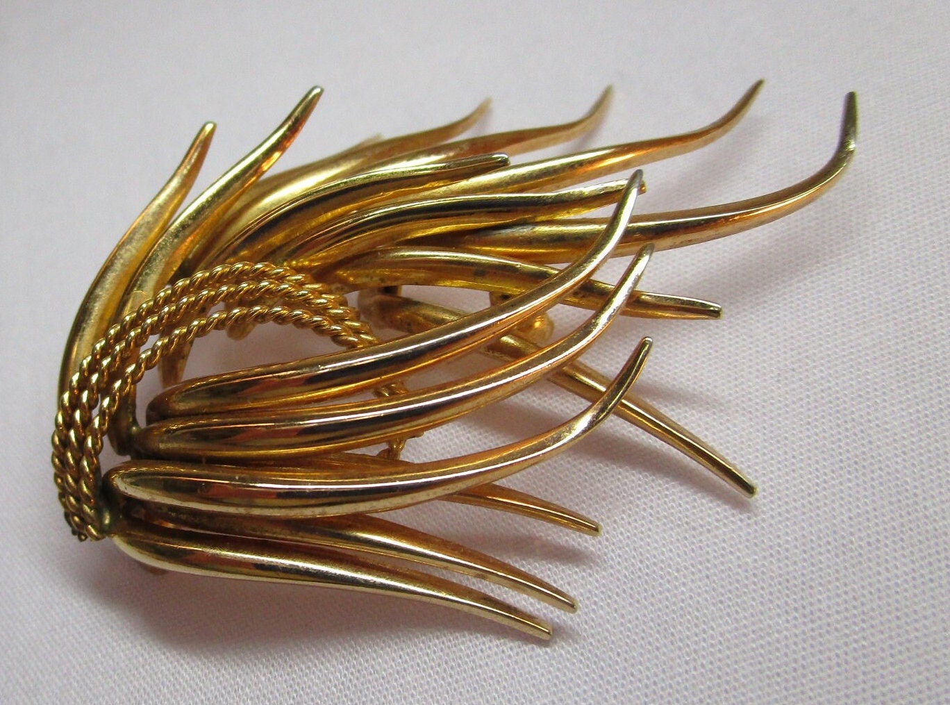 Grosse, Germany, 1962 Brooch, Gold-plated - Etsy Grosse, Germany, 1962 Brooch, Gold-plated - Etsy