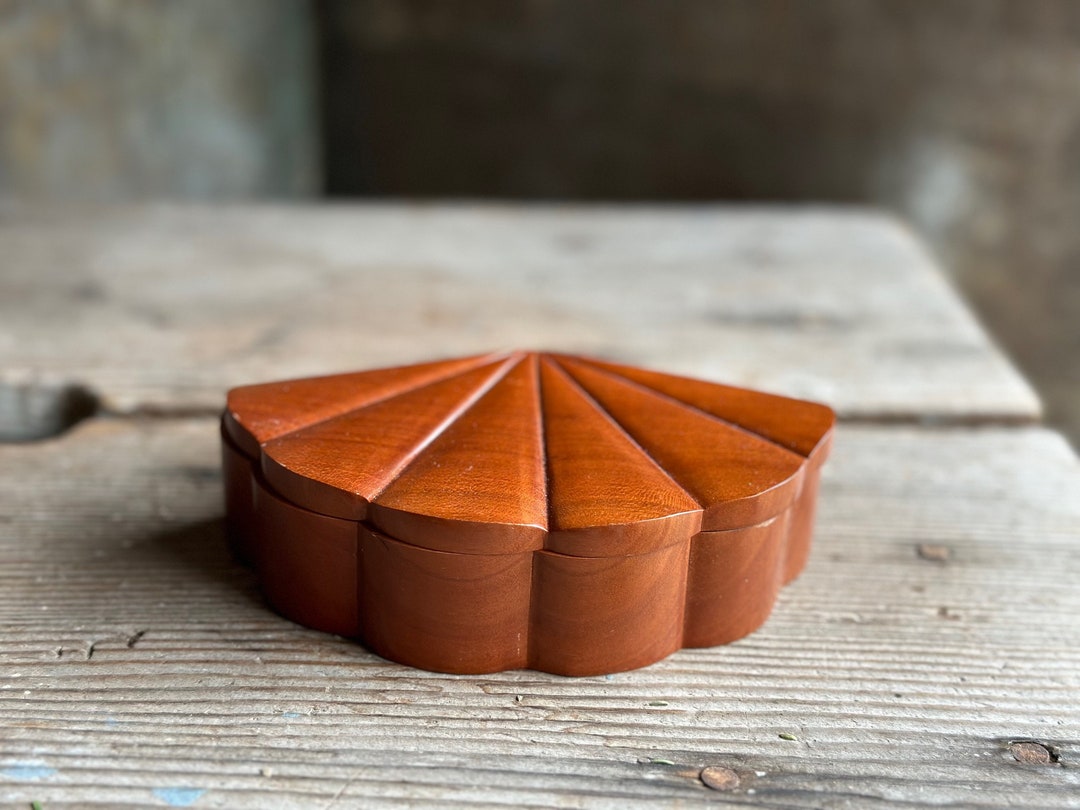 Vintage Wood Clam Shell Jewelry Box by Orville Calico - Etsy
