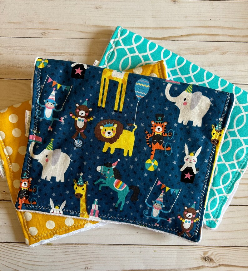 Circus Party Bib and Burp Cloth Set - Etsy