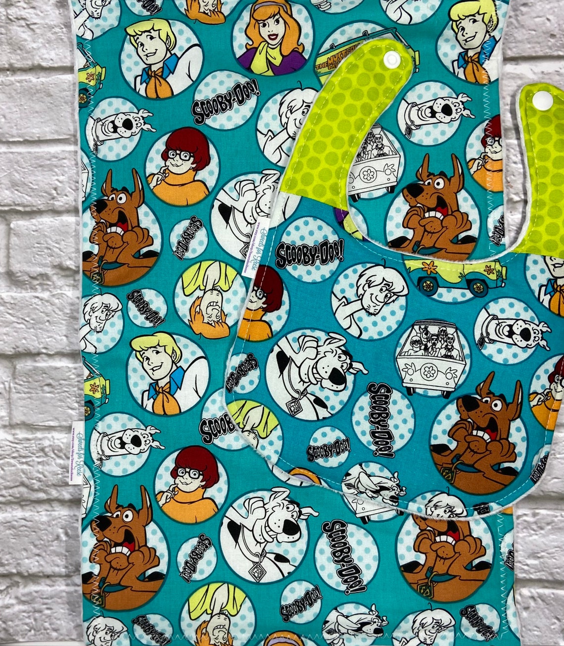 Scooby Doo Burp Cloth and Bib Set - Etsy
