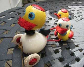 Fisher Price Toy / Quacky Family Pull Toy / Momma Duck and Babies ...