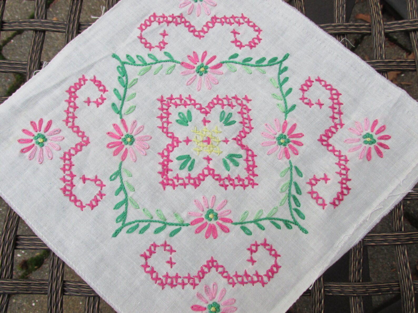 Linen Squares 24 Embroidered Squares for Quilts, Coverlets or ...