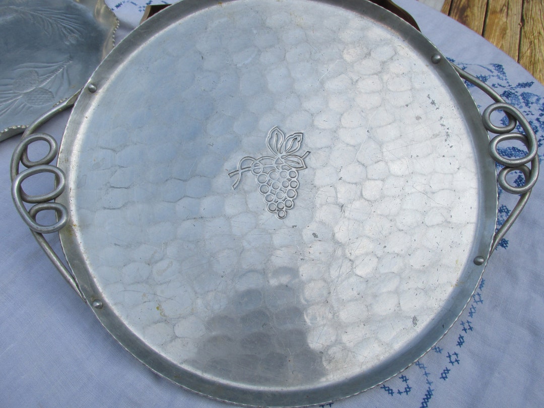Tray Aluminum Round Hammered Tray By Buenilum Vintage Etsy