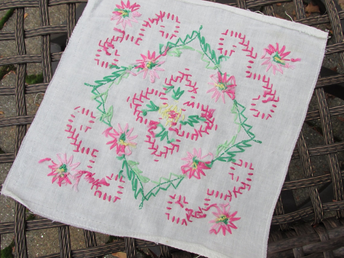 Linen Squares - 24 Embroidered Squares for Quilts, Coverlets or ...