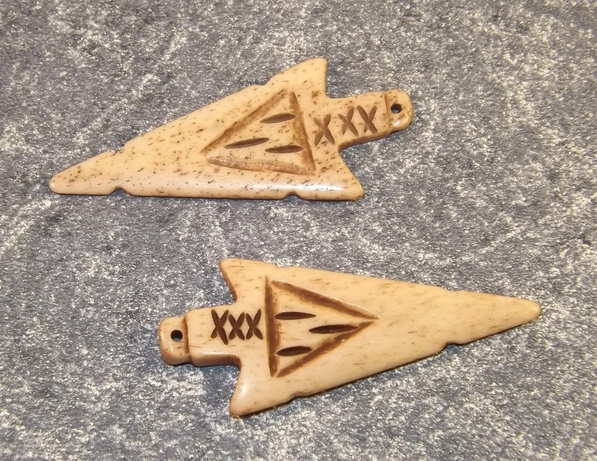 2 Bone Arrowheads Carved Polished Bone 2 Arrow Points | Etsy