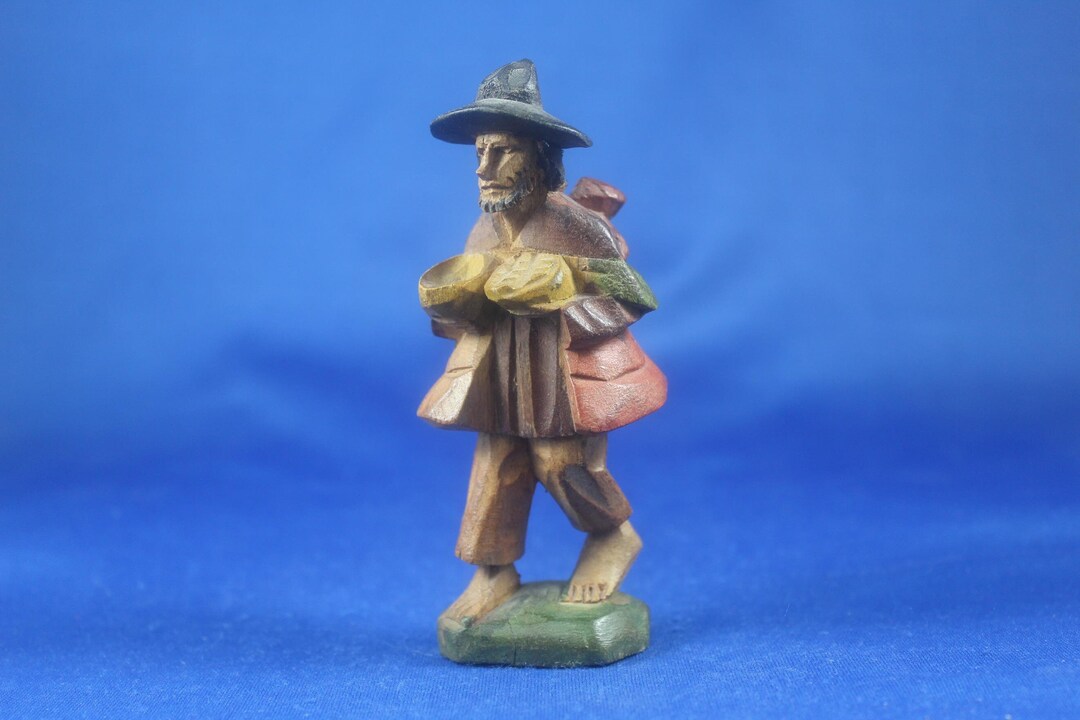 Hand Carved Man, Made in Ecuador, Farmer Carrying Harvest, 4" Carving ...