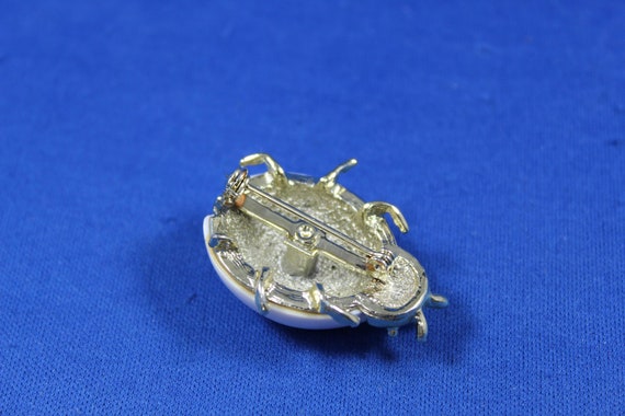White Ladybug Brooch, Gold Tone Metal, Vintage Jewelr… - Gem