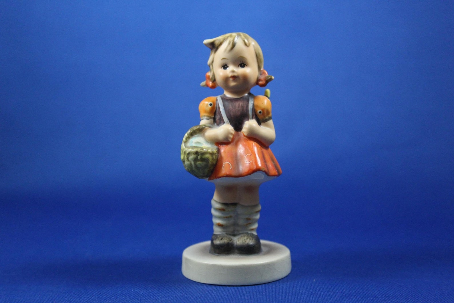 History of Hummel Figurines -How to Date Old Hummel Figurines | A ...