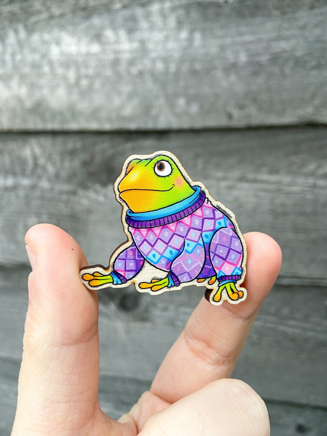 Cosy Frog in a Sweater Cottagecore Wildlife Reptiles Wooden Pin Gift ...