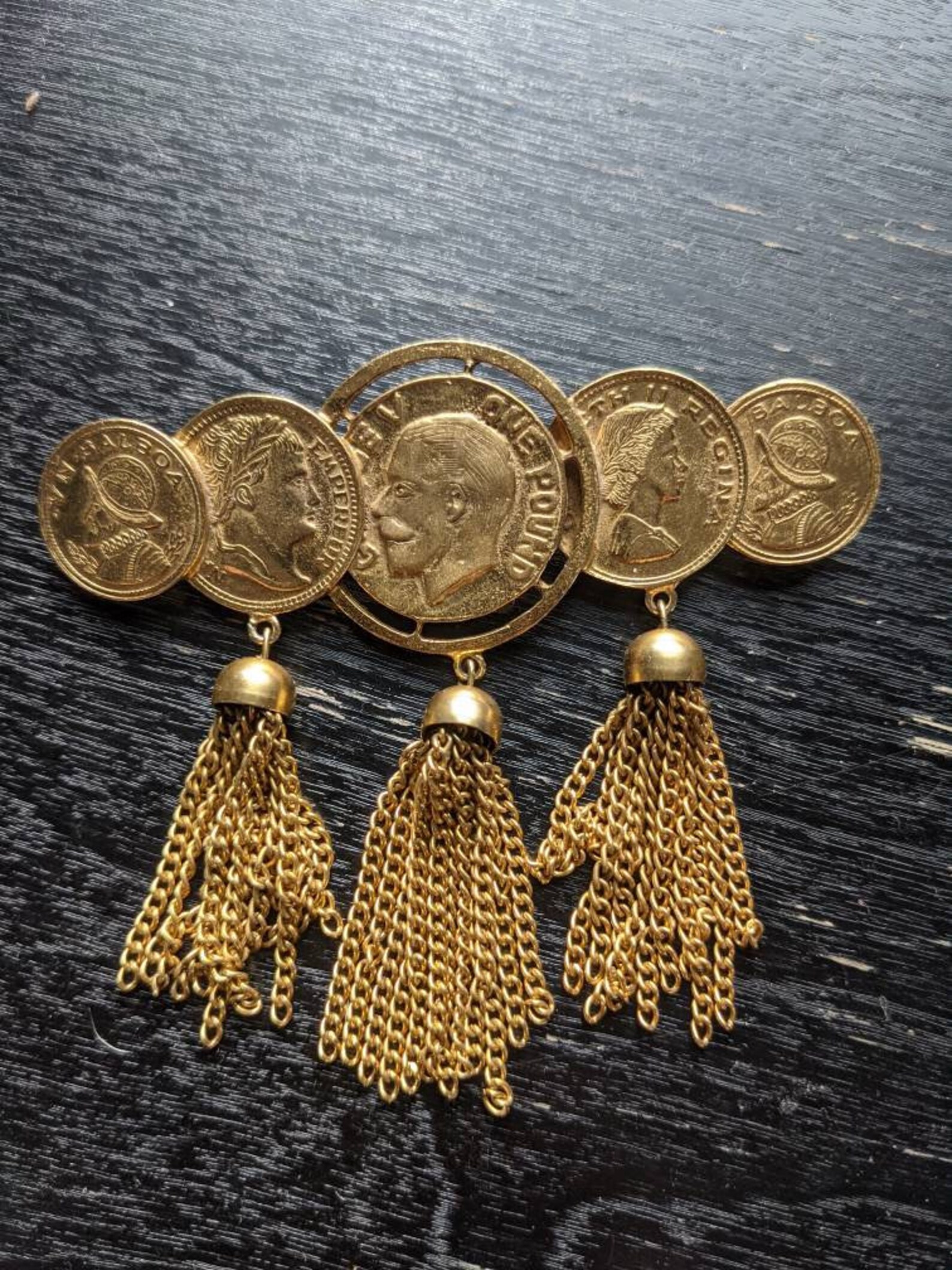 Broche de monedas doradas de la moneda mundial - Etsy España