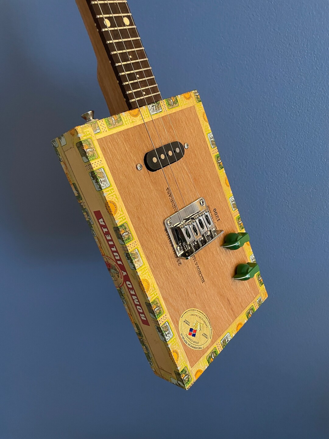 Taconic 210 4 String Electric Cigar Box Mandolin Romeo Y Julieta Cedro ...