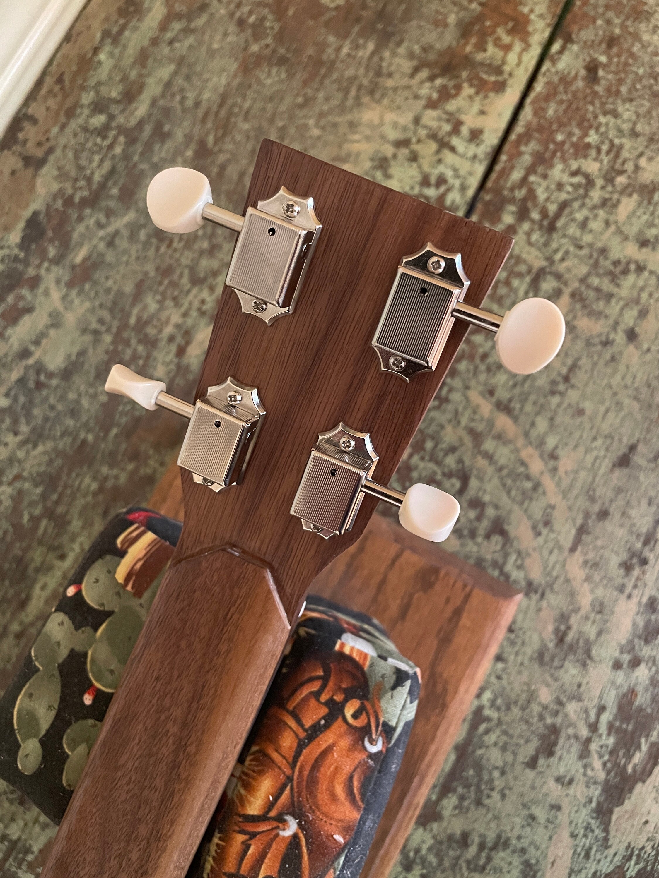 Taconic 217 4 String Electric Cigar Box Guitar Roma Craft ...