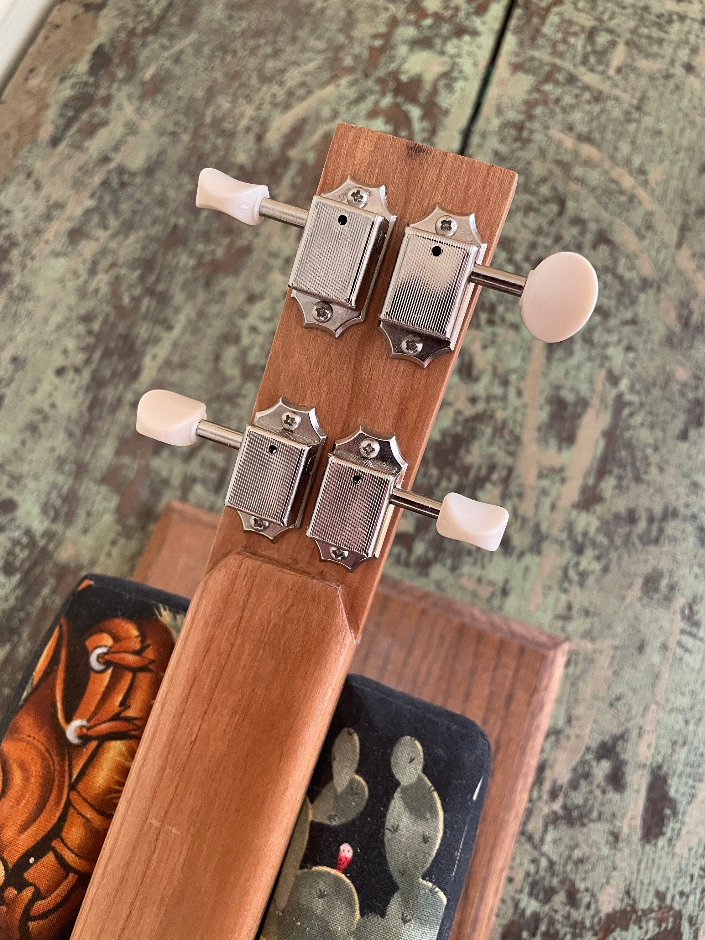 Taconic 211 4 String Electric Cigar Box Guitar Foundation Charter Oak Grande - Etsy